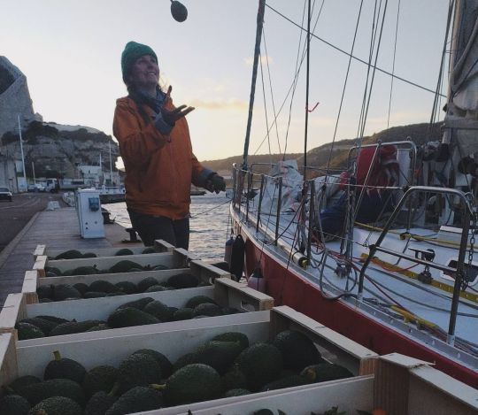 Transport à la voile en Méditerranée : Bourlingue et Pacotille cherche ...