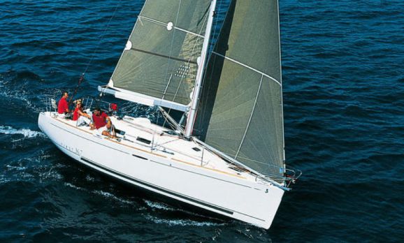 First 36.7 - voilier du chantier Bénéteau - Fiche technique Bateaux.com