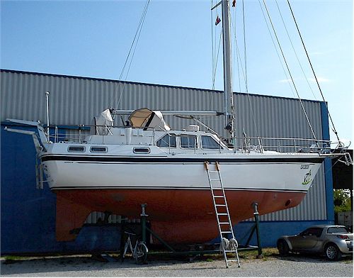 Nauticat 40 - voilier du chantier Nauticat Yachts - Fiche technique Bateaux.com