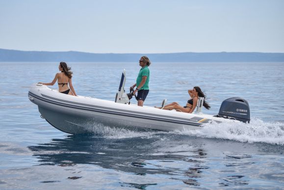 Zar Mini Zar Mini Lux Rider 18 - Annexe - Fiche technique Bateaux.com