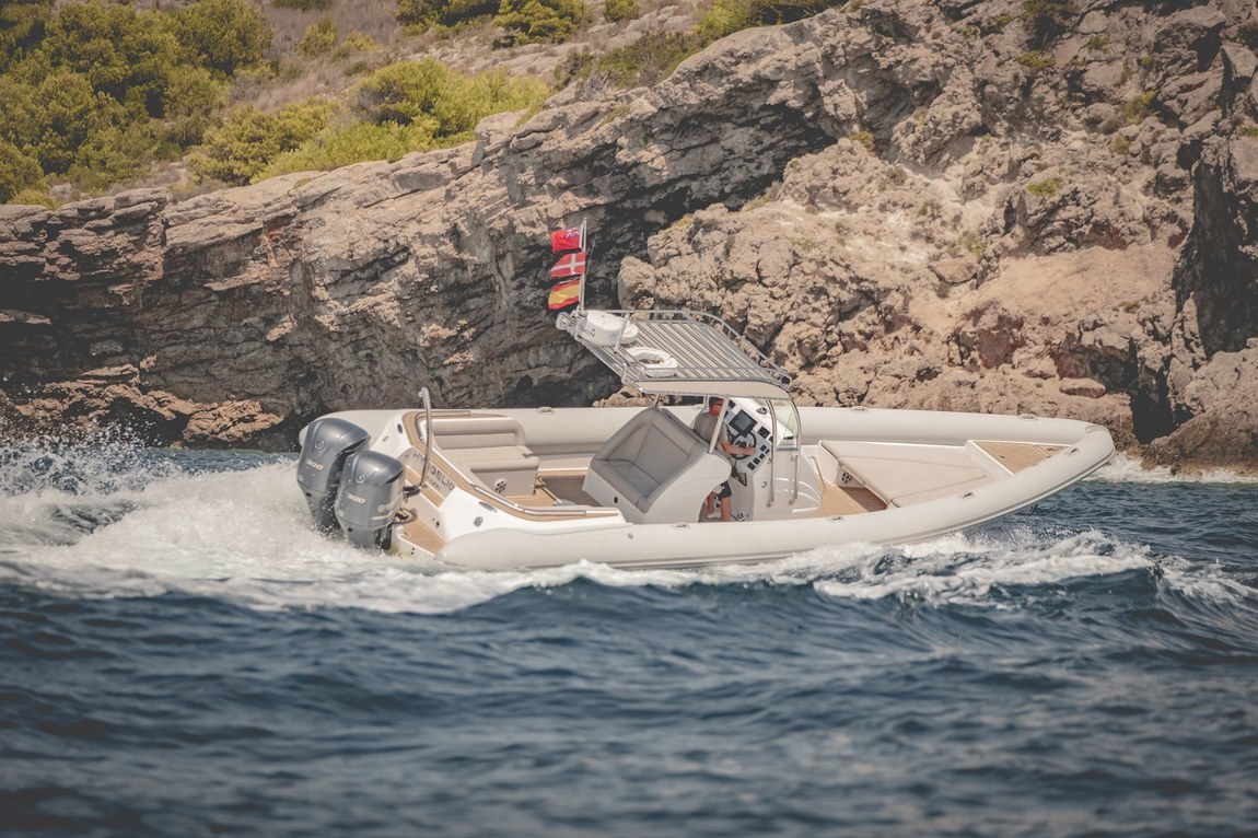 Scorpion Ribs | Bateaux.com