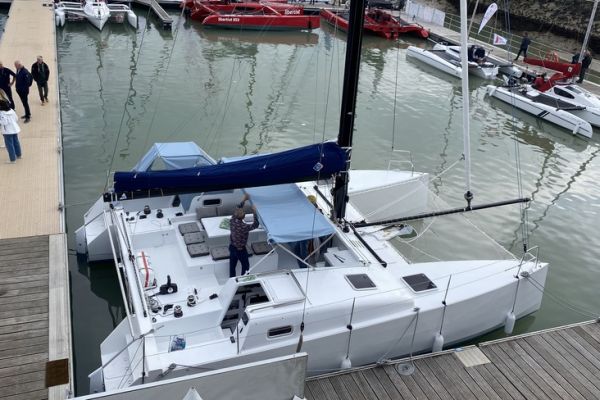 Ventio : un catamaran léger, sobre taillé pour l'aventure côtière