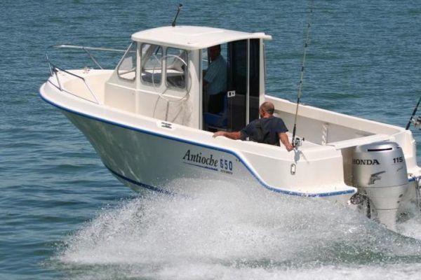 5 timoniers d'occasion pour pratiquer la pêche et la promenade