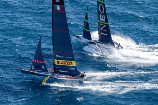 Peter Burling, Ineos, Alinghi : les absents de la Coupe de l'America ...